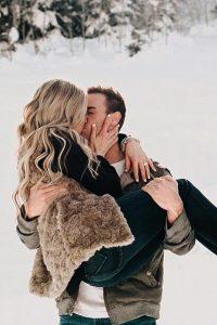 24 Winter Engagement Photos That Will Warm Your Heart | Oh So Perfect ...