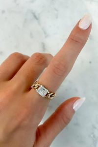 30 Timeless Classic Engagement Rings For Beautiful Women