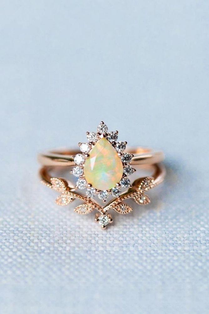 24 Gorgeous Colored Engagement Rings | Oh So Perfect Proposal