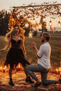 30 Incredible Fall Proposal Ideas | Oh So Perfect Proposal