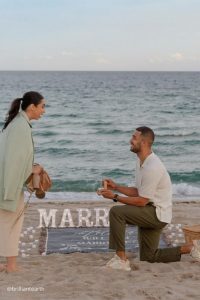 12 Romantic Beach Proposal Ideas Are Sure To Make Her Swoon!