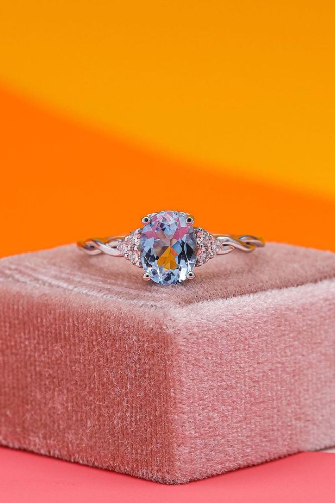 27 Unique Engagement Rings That Will Make Her Happy